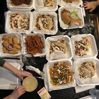 LAKEVIEW BURGERS AND SEAFOOD - Updated November 2024 - 98 Photos & 143 ...