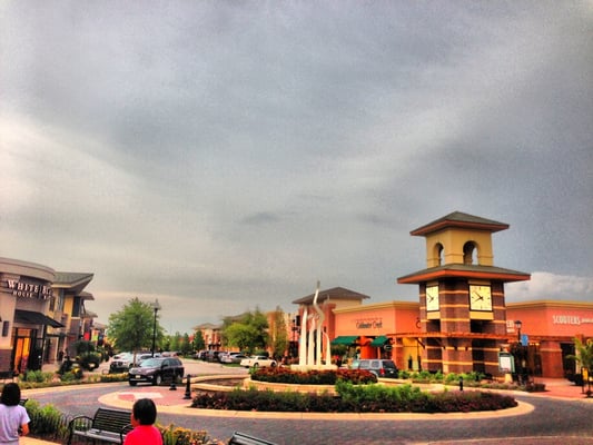 VILLAGE POINTE SHOPPING CENTER - Updated December 2025 - 23 Photos & 28 ...