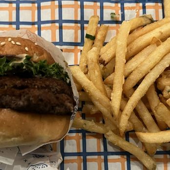 SUPER DUPER BURGERS - Updated May 2024 - 140 Photos & 108 Reviews ...