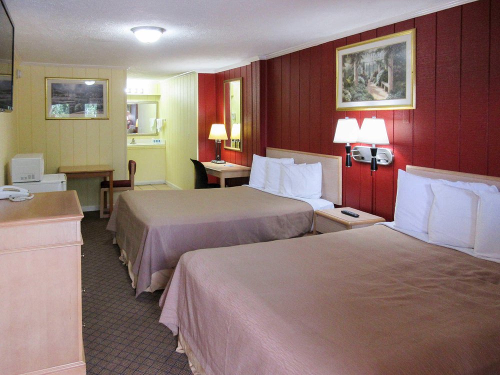 RODEWAY INN - 19 Photos - 1409 Admiral Blvd, Kansas City, Missouri ...
