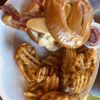 ICE JAM INN - Updated October 2025 - 69 Photos & 45 Reviews - 12134 ...