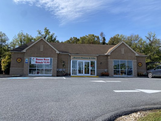 ROYER’S FLOWERS & GIFTS - Updated October 2025 - 10 Photos & 11 Reviews ...