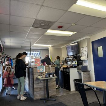 RIVER KITTY CAFE - Updated January 2026 - 12 Photos - 3226 N University ...