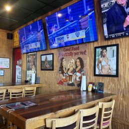 WINGHOUSE BAR & GRILL - Updated September 2025 - 143 Photos & 178 ...
