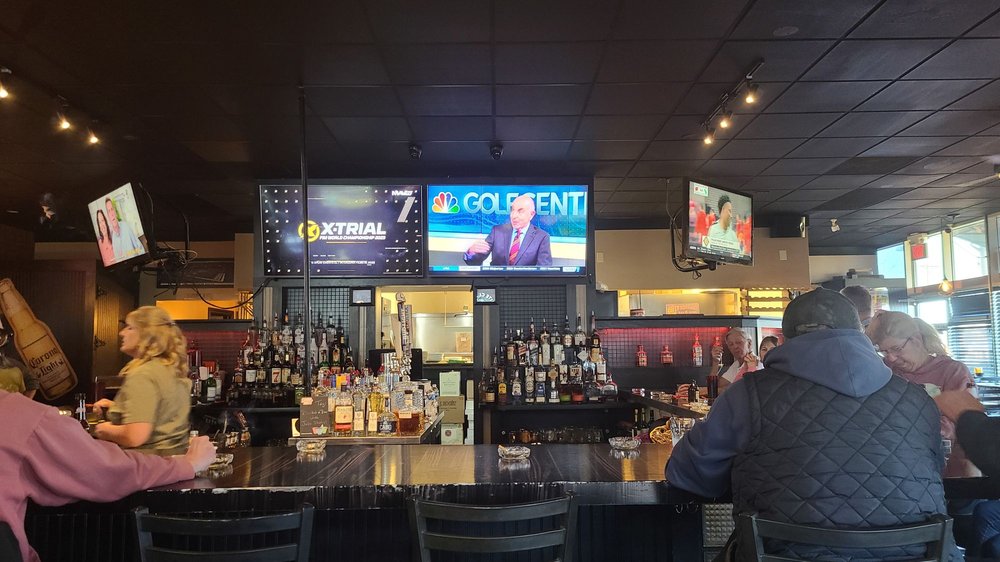 B SQUARED BAR & GRILL - Updated September 2024 - 10 Photos & 26 Reviews ...