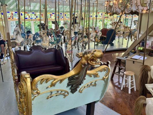 CRESCENT PARK LOOFF CAROUSEL - Updated October 2025 - 67 Photos & 24 ...