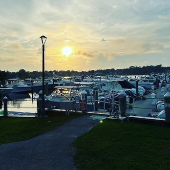 SUMMER SHANTY - Updated July 2024 - 148 Photos & 243 Reviews - 140 Main ...