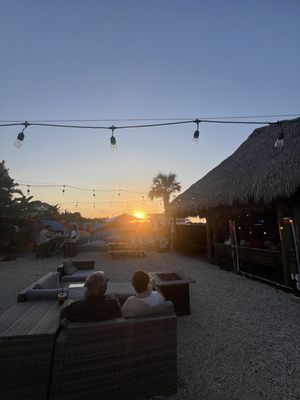 JERRY’S PIZZERIA TIKI BAR & GRILL - Updated December 2025 - 164 Photos ...