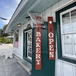 OLD TOWN BAKERY - Updated July 2025 - 308 Photos & 365 Reviews - 930 ...