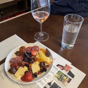 TINTO WINE & CHEESE - VIRGINIA BEACH - Updated January 2026 - 96 Photos ...