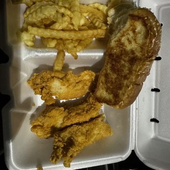 RAISING CANE’S CHICKEN FINGERS - Updated July 2025 - 64 Photos & 42 ...