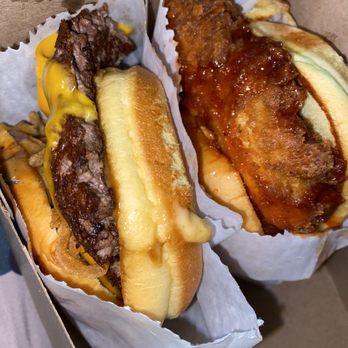 SHAKE SHACK DUBLIN - Updated November 2025 - 19 Photos & 29 Reviews ...