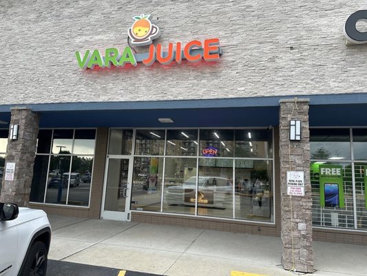 VARA JUICE - Updated October 2025 - 31 Photos - 25254 Greenfield Rd ...
