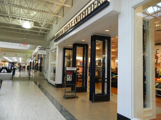 BAY PARK SQUARE - Updated October 2025 - 35 Photos & 17 Reviews - 303 ...