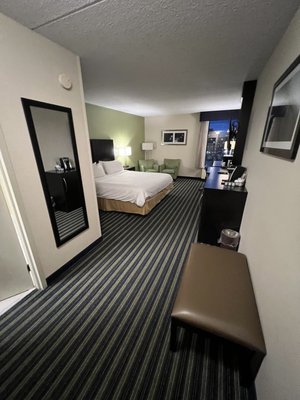 HOLIDAY INN EXPRESS WORCESTER DOWNTOWN - Updated July 2024 - 46 Photos ...