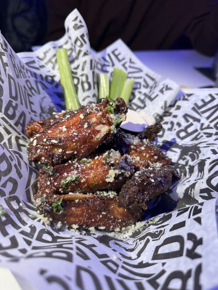 DIVE BAR LIC - Updated October 2025 - 285 Photos & 105 Reviews - 33-10 ...