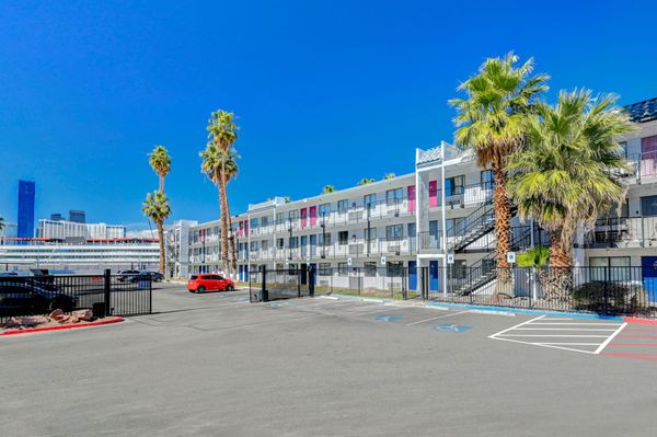 HARMON AT 370 - Updated January 2026 - 33 Photos & 29 Reviews - 370 E ...