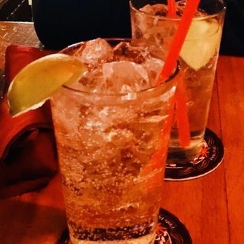 PINTS PUB - Updated March 2025 - 314 Photos & 417 Reviews - 221 W 13th ...