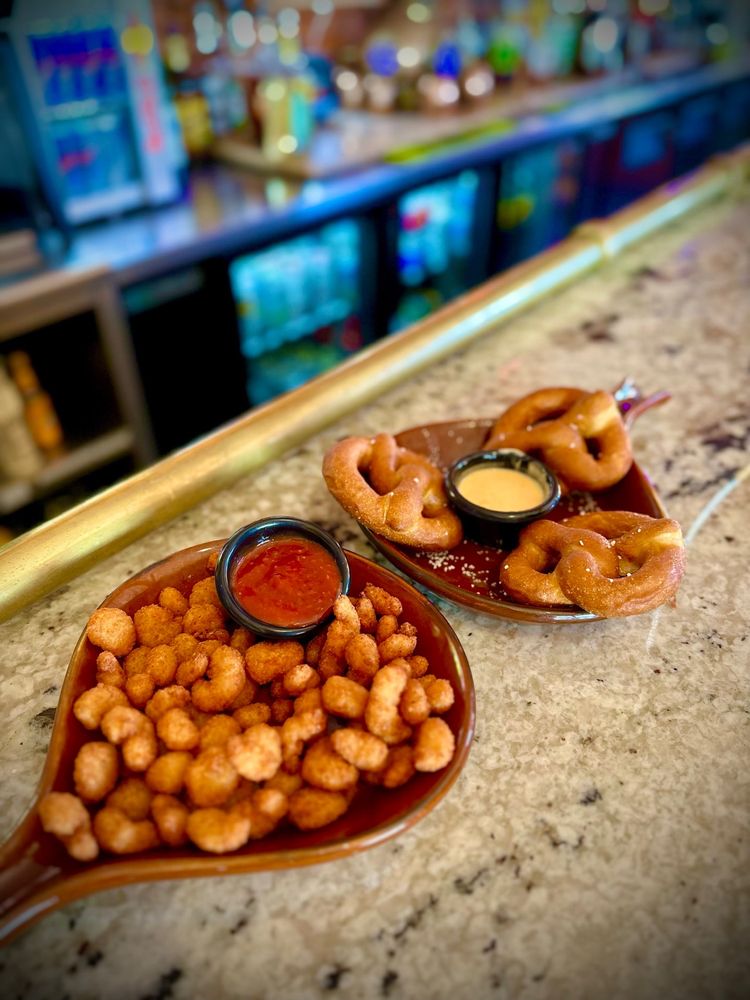 SPEEDO’S HARBORSIDE PUB AND GRILL - Updated January 2026 - 200 Photos ...