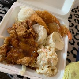 ISLANDER DRIVE INN - 58 Photos & 68 Reviews - Hawaiian - 935 California ...