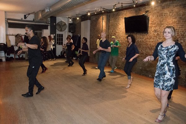 SALSA SALSA DANCE STUDIO - 22 Photos & 56 Reviews - Performing Arts ...