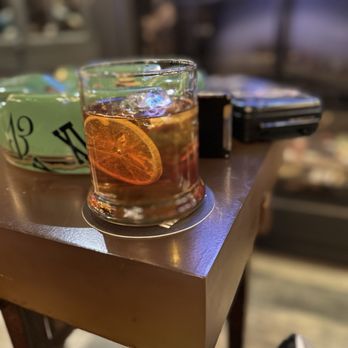 TAP N ASH SOCIAL CLUB - Updated August 2025 - 186 Photos & 113 Reviews ...