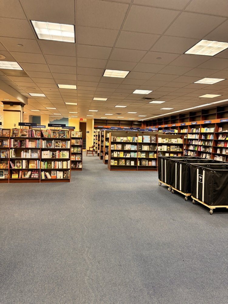 THE YALE BOOKSTORE - Updated August 2025 - 90 Photos & 47 Reviews - 77 ...