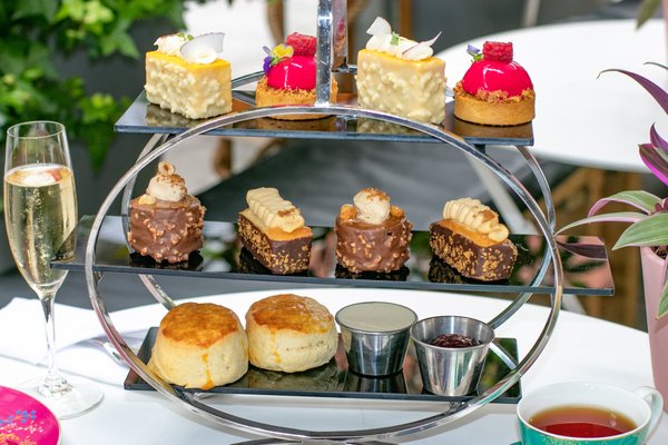 THE DEN AT ST MARTINS LANE - Updated January 2026 - 31 Photos - 45 St ...