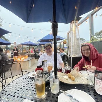 THE MONARCH PUB & RESTAURANT - Updated September 2024 - 208 Photos ...