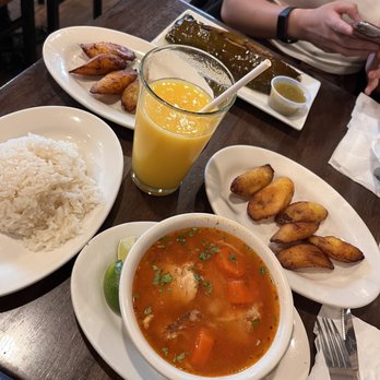 CHANGO KITCHEN - Updated May 2024 - 185 Photos & 144 Reviews - 301 ...