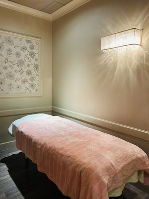 CHILLAX SPA - Updated January 2025 - 13 Photos - 4- 4361 Kingsway ...