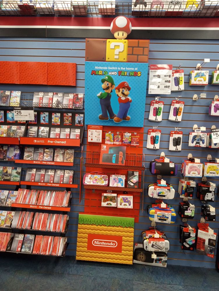 GAMESTOP - Updated October 2025 - 14 Photos - 674 American Legion Hwy ...