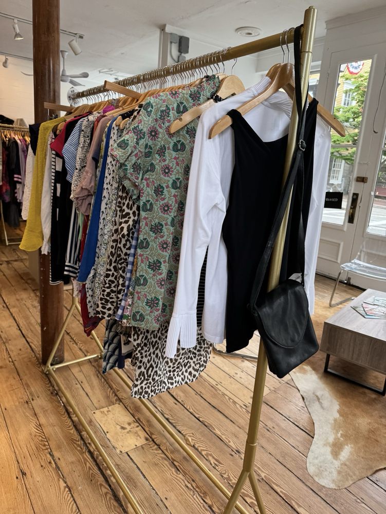 SISTAS CONSIGNMENT - Updated January 2026 - 51 Photos - 86 Washington St, Marblehead ...