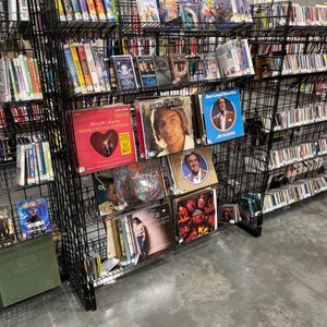 GOODWILL CLEARANCE CENTER - Updated June 2025 - 28 Photos & 63 Reviews ...