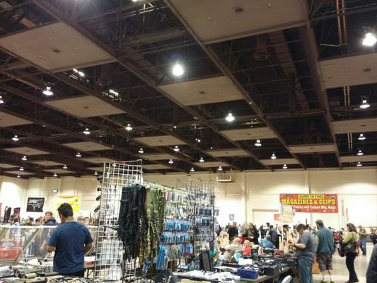 CROSSROADS OF THE WEST GUN SHOW - Updated November 2025 - 4590 South ...