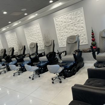 Posh nail store