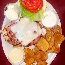 FRIENDLY TAVERN - Updated December 2025 - 411 Photos & 488 Reviews ...