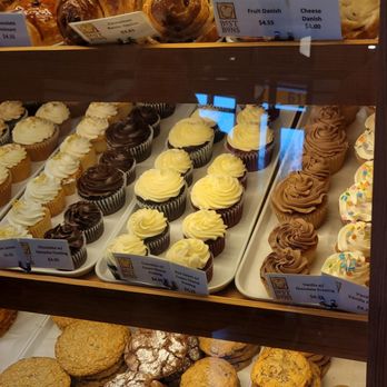 BEST BUNS BAKERY & BURGERS - Updated July 2025 - 261 Photos & 178 ...