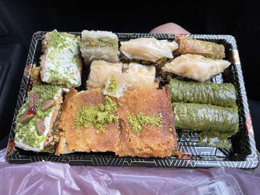 CROWN PASTRIES - Updated January 2026 - 141 Photos & 58 Reviews - 2086 ...