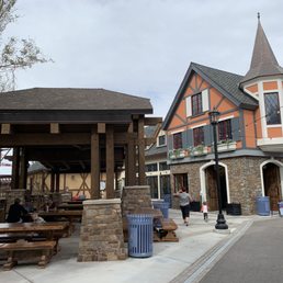 LAGOON BIERGARTEN - Updated July 2025 - 99 Photos & 54 Reviews - 375 ...