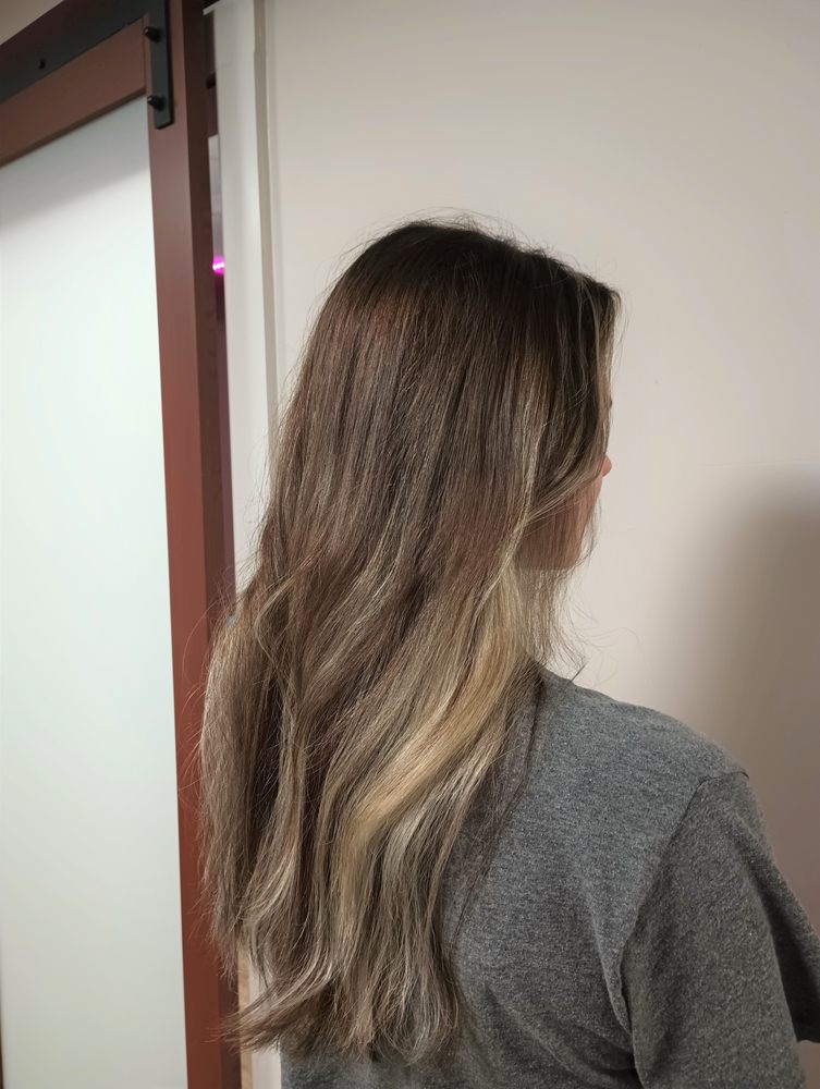 SALON REYNA - Updated June 2026 - 76 Photos & 44 Reviews - 4 Railroad ...