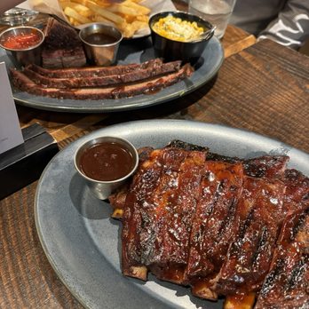 Q39 MIDTOWN - Updated July 2024 - 4629 Photos & 5935 Reviews - 1000 W ...