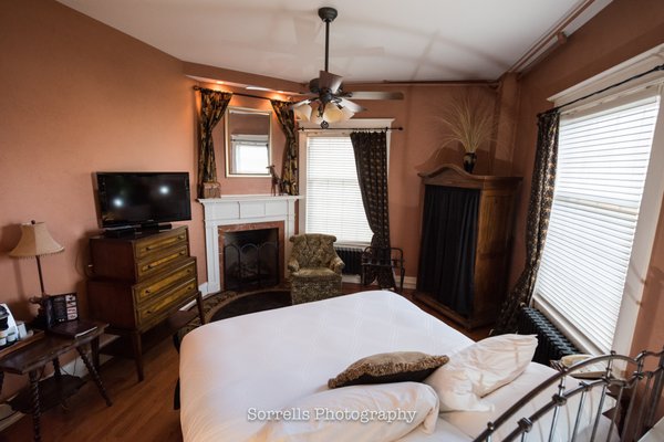 THE INN ON BROADWAY - Updated December 2024 - 47 Photos & 41 Reviews ...