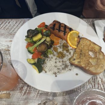 LOCAL TABLE - Updated February 2025 - 712 Photos & 797 Reviews - 10535 ...