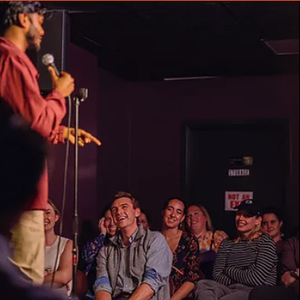 GIGGLES COMEDY CLUB - Updated May 2025 - 16 Photos & 41 Reviews - 517 ...