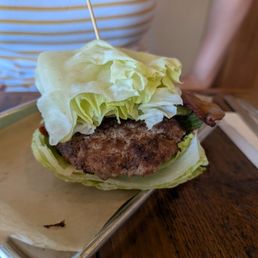 BURGER BENCH - Updated March 2026 - 200 Photos & 139 Reviews - 230 Main ...