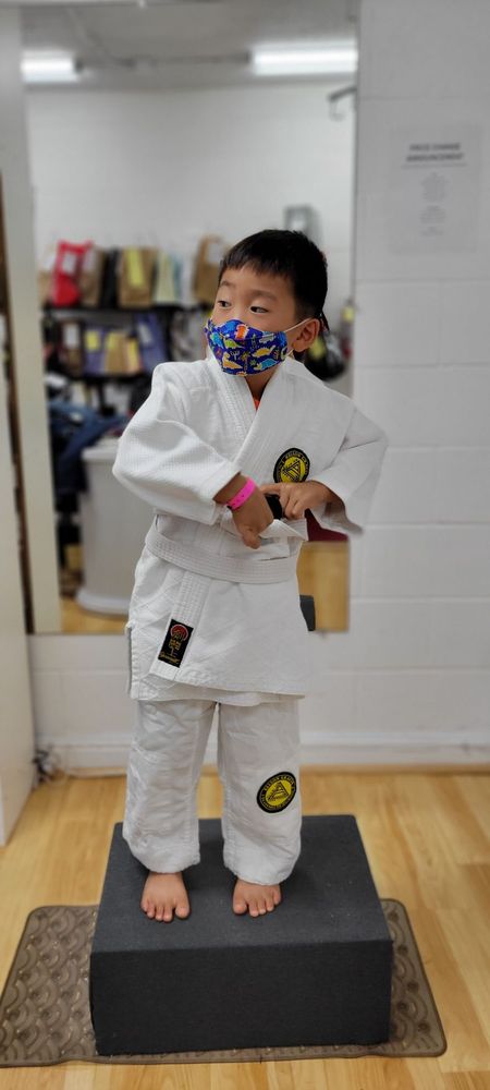 CROSSROAD FASHIONS ALTERATIONS - Updated July 2024 - 17 Photos & 41 ...