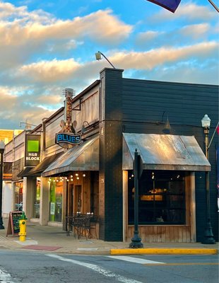 DELTA BLUES BBQ - Updated October 2025 - 66 Photos & 137 Reviews - 724 ...