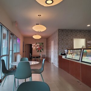 THE CHOCOLATE PINEAPPLE - Updated April 2025 - 32 Photos - 2937 Bert ...