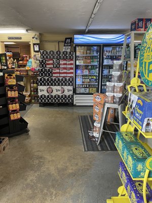 FIFTH AVENUE BEVERAGE - Updated December 2025 - 24 Photos - 700 S 5th ...